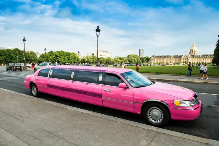 Limousine rose pour soirée - Allolimousine.fr