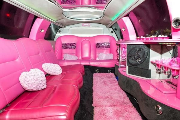 Limousine rose pour soirée - Allolimousine.fr